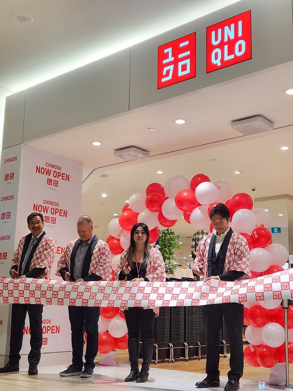 Consul General Watabe attends Uniqlo's opening ceremony at Calgary's CF ...
